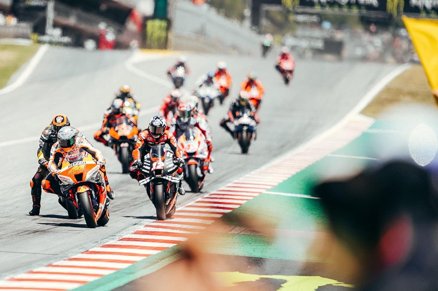 Los pilotos que más se han caído en MotoGP 2022... ¡Y el que nunca lo ...