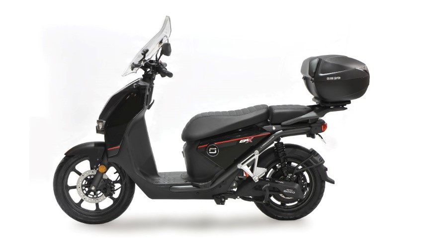 Super Soco CPX: el scooter eléctrico de rueda alta, ahora, a un precio ...