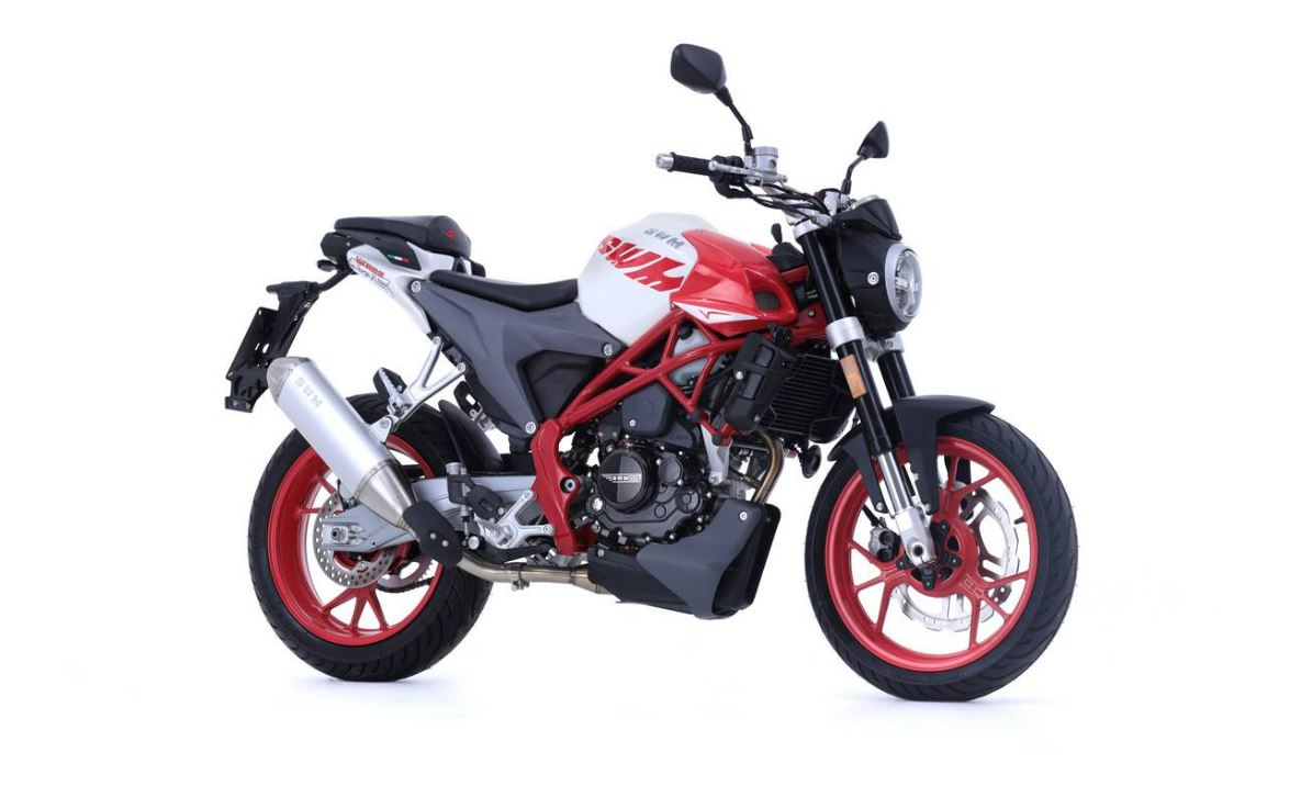 SWM Varez 125 ABS: la naked más equipada y barata del mercado | MOTOSAN