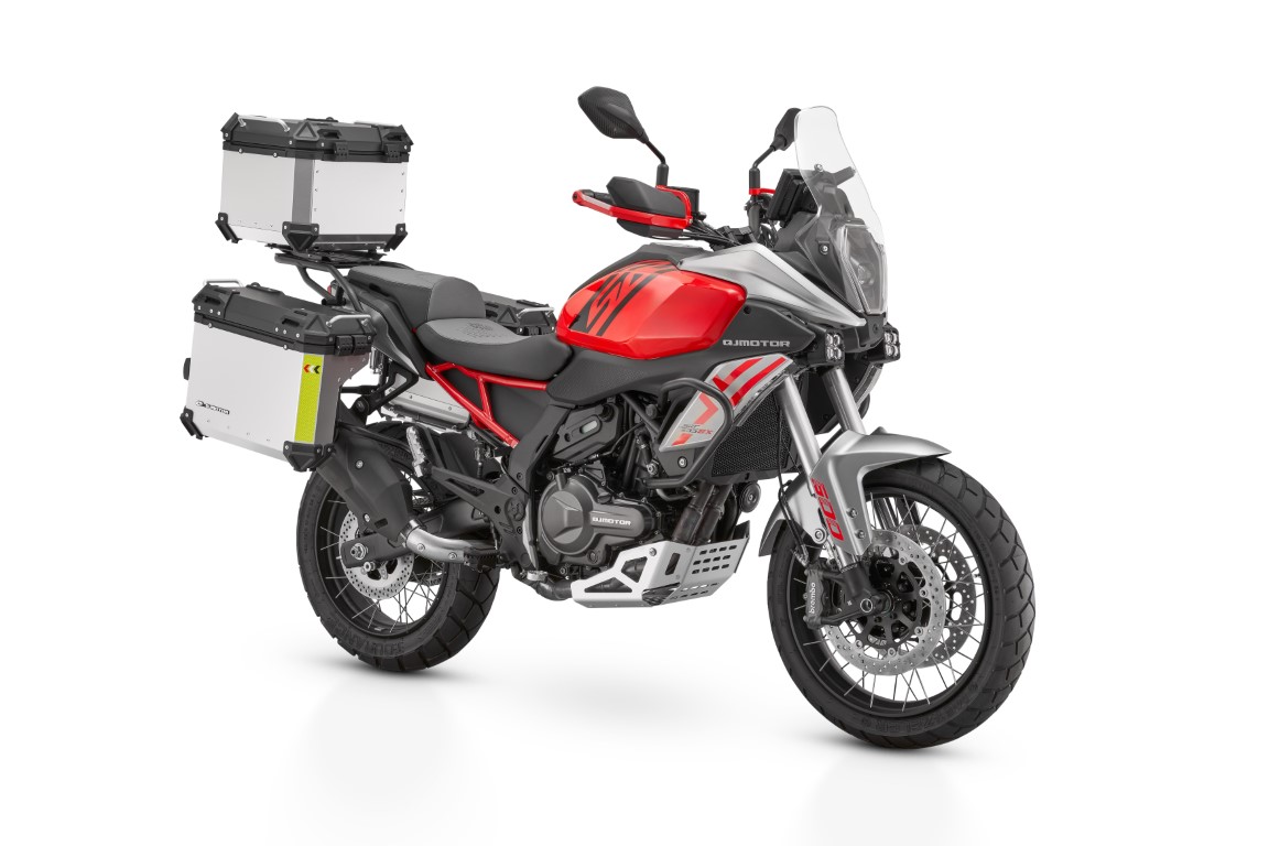 QJ Motor anuncia la SRT 600 SX, una nueva trail para el carnet A2 | MOTOSAN
