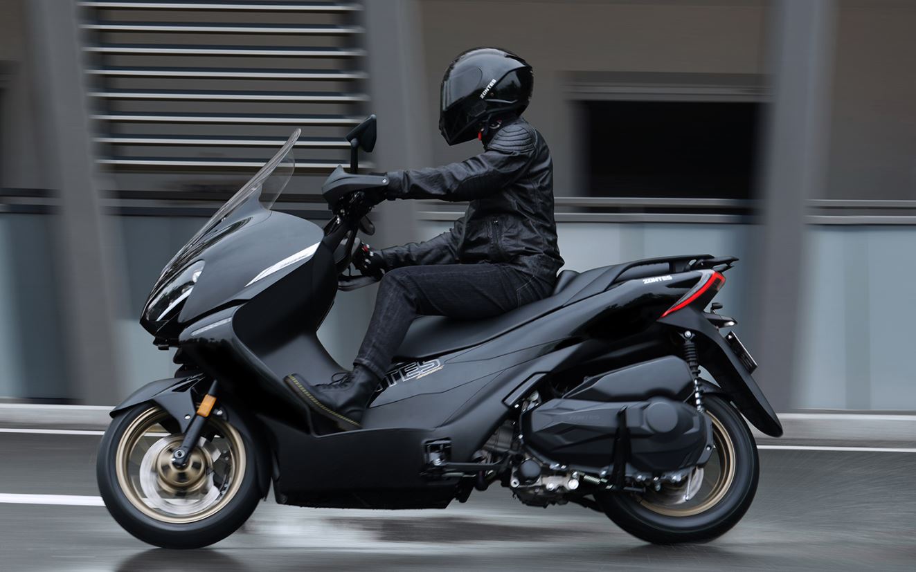 Zontes lanza en España su nueva gama de scooters en el segmento 400 cc ...